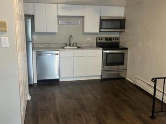 2 Br, 1 bath, Apartment 400 East Swissvale Avenue