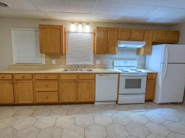 2 Br, 1 bath, Apartment 401 Franklin Heights