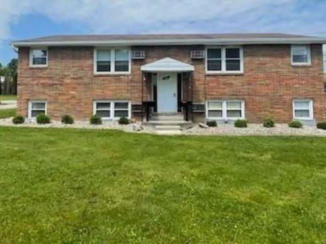 2 Br, 1 bath, Apartment 402 Caroline Ave