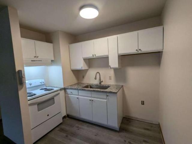 2 Br, 1 bath, Apartment 403 S Baltimore St