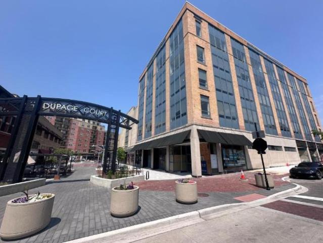 2 Br, 1 bath, Apartment 40 Dupage Ct