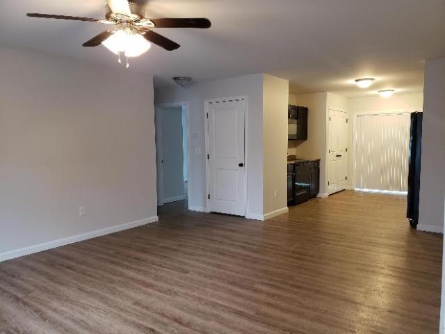 2 Br, 1 bath, Apartment 40 Horseback Road