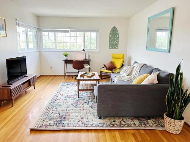 2 Br, 1 bath, Apartment 4159 Madison Avenue