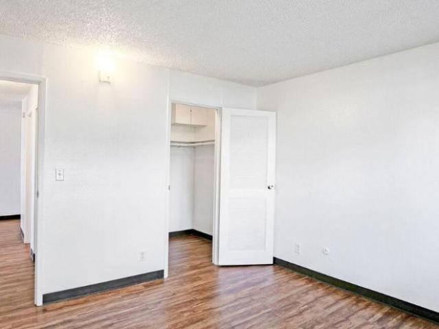2 Br, 1 bath, Apartment 41 545 Hihimanu St