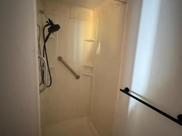 2 Br, 1 bath, Apartment 41 Francis St