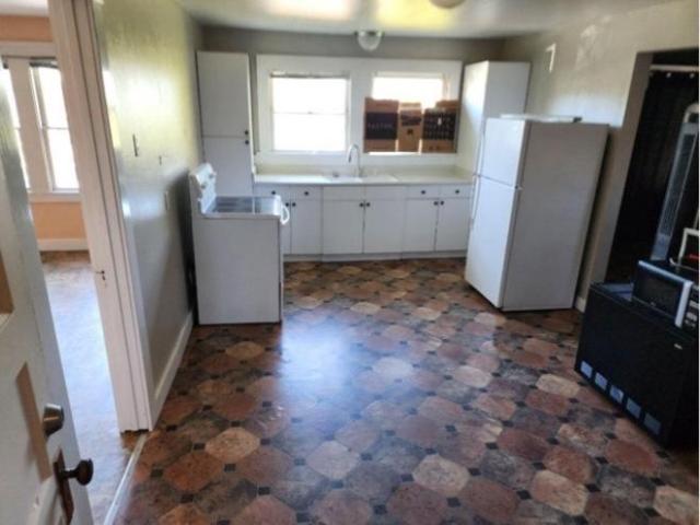 2 Br, 1 bath, Apartment 41 West Saint Charles Street
