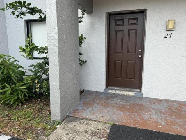 2 Br, 1 bath, Apartment 4212 Desoto Avenue