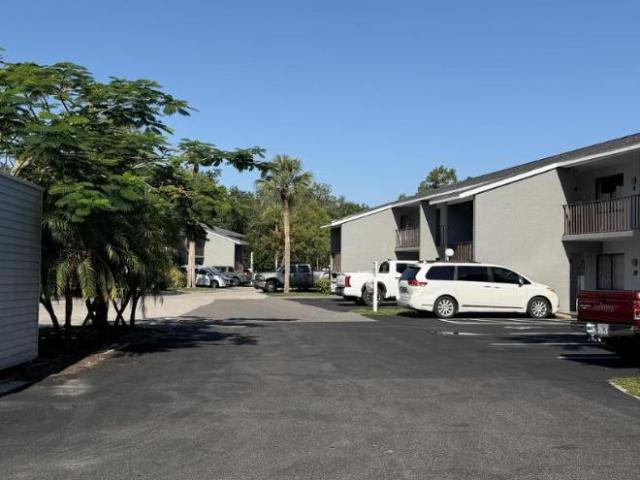 2 Br, 1 bath, Apartment 4214 Desoto Avenue