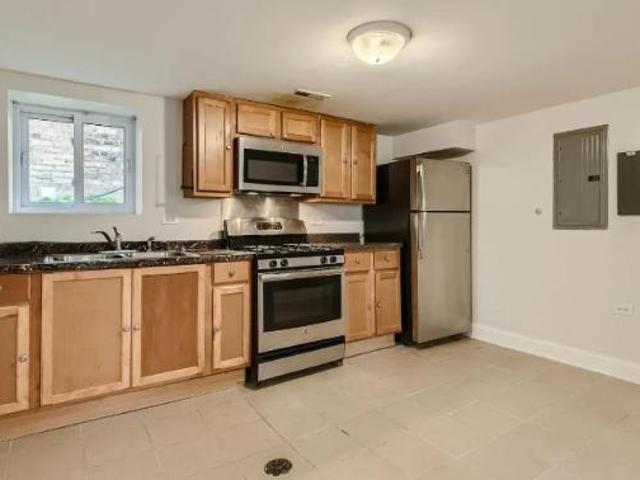 2 Br, 1 bath, Apartment 4237 W School St