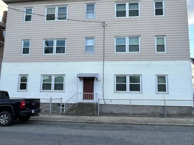 2 Br, 1 bath, Apartment 436 3rd Street