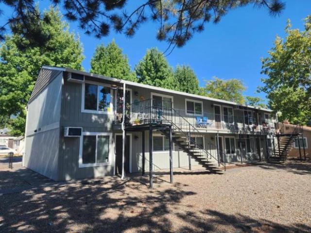 2 Br, 1 bath, Apartment 444 NW D St