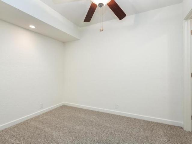 2 Br, 1 bath, Apartment 4467 Dawes Street