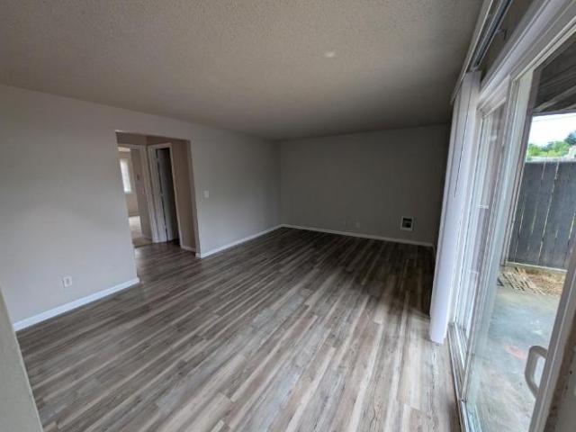 2 Br, 1 bath, Apartment 4464 Liberty Rd S