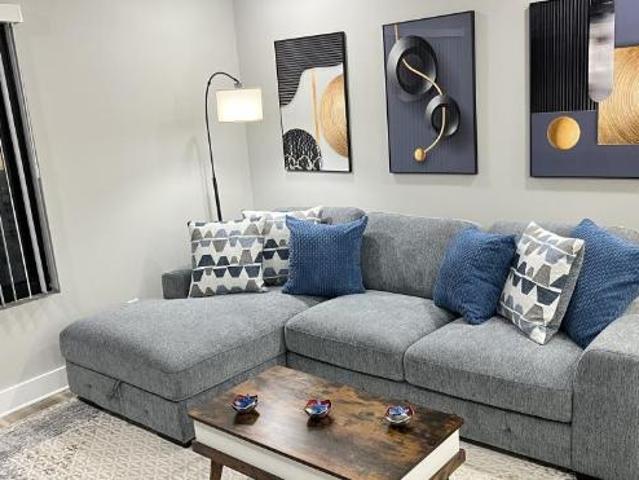 2 Br, 1 bath, Apartment 4419 Cowan Rd