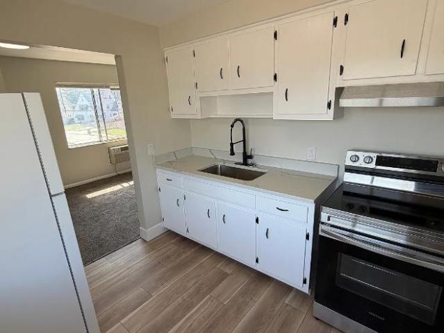 2 Br, 1 bath, Apartment 4578 East 131st Street