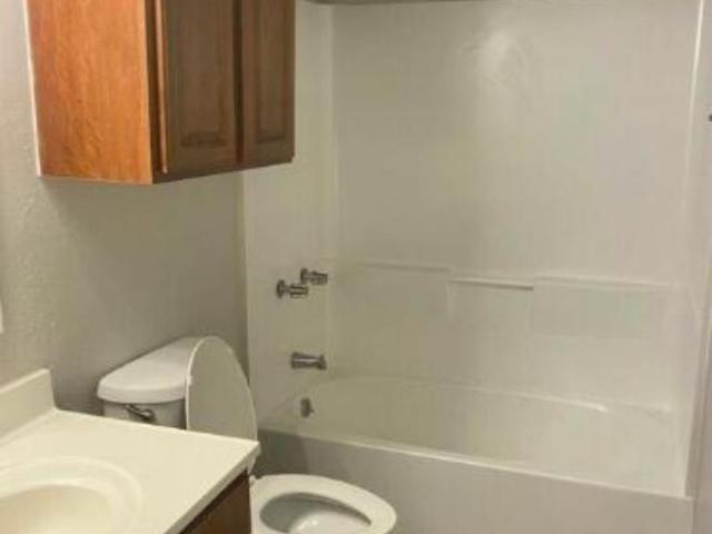 2 Br, 1 bath, Apartment 4500 Cherry Hill Ln