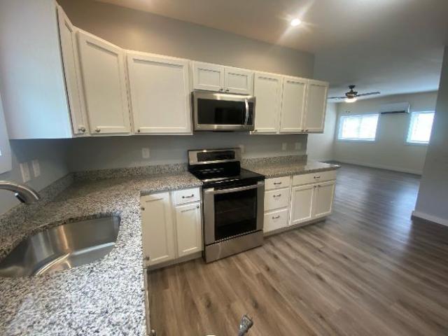 2 Br, 1 bath, Apartment 451 South Main St