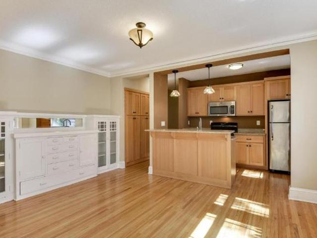 2 Br, 1 bath, Apartment 4525 Nicollet Ave S