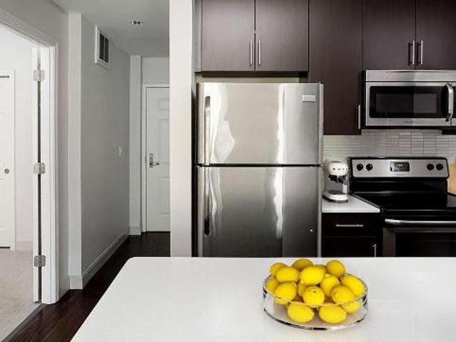2 Br, 1 bath, Apartment 45 E Newton St