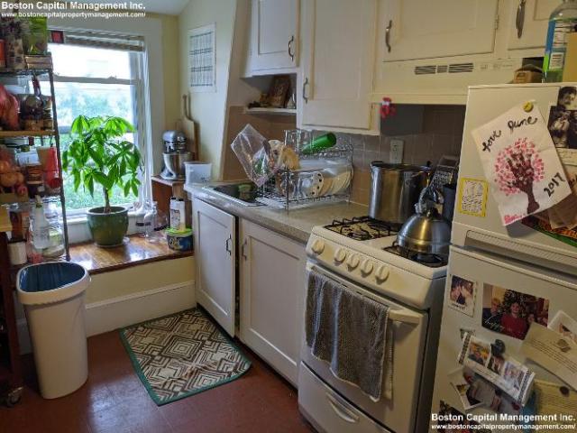 2 Br, 1 bath, Apartment 464 Highland Ave