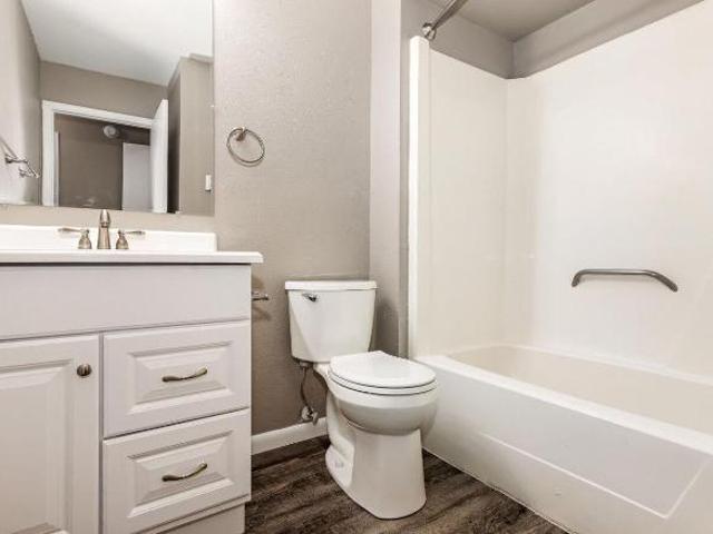 2 Br, 1 bath, Apartment 4668 Talmadge Green Rd