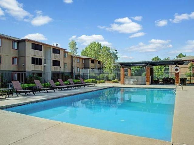 2 Br, 1 bath, Apartment 4675 Templeton Park Circle