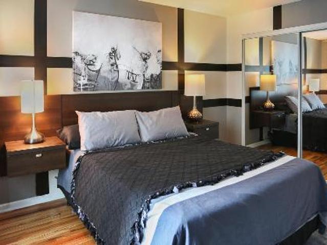 2 Br, 1 bath, Apartment 4600 N Clarendon Ave