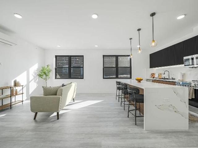 2 Br, 1 bath, Apartment 4614 Kennedy Blvd
