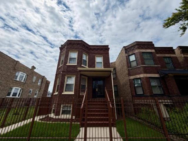 2 Br, 1 bath, Apartment 4741 W Van Buren St