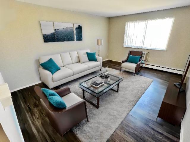 2 Br, 1 bath, Apartment 4747 Harlan Street