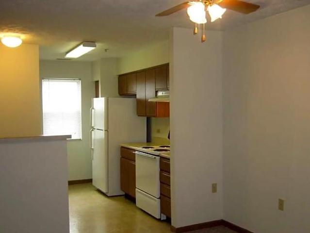 2 Br, 1 bath, Apartment 4791 Hickory Creek Dr
