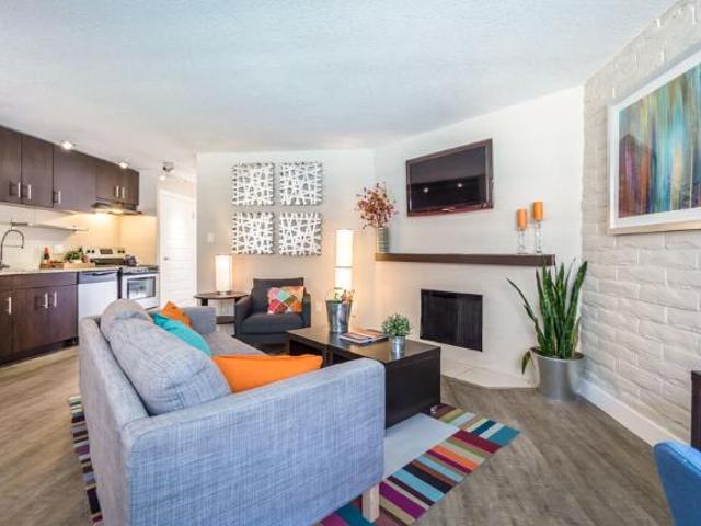 2 Br, 1 bath, Apartment 4701 E Mississippi Ave