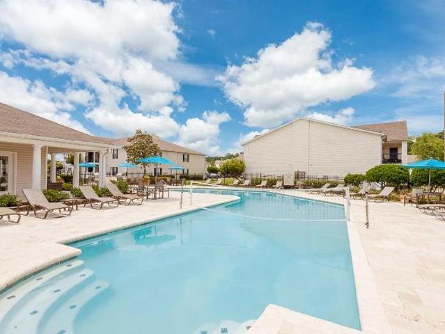 2 Br, 1 bath, Apartment 4701 Lakeland Dr