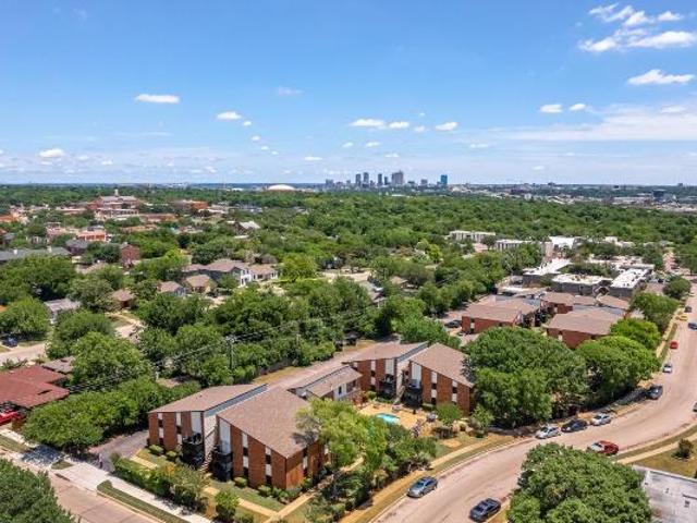 2 Br, 1 bath, Apartment 4720 Wellesley Ave