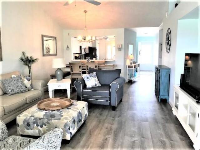 2 Br, 1 bath, Apartment 484 Belina Drive