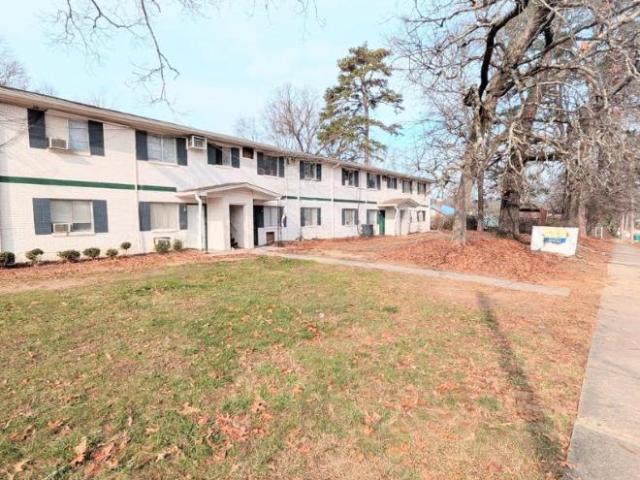 2 Br, 1 bath, Apartment 4855 College Street
