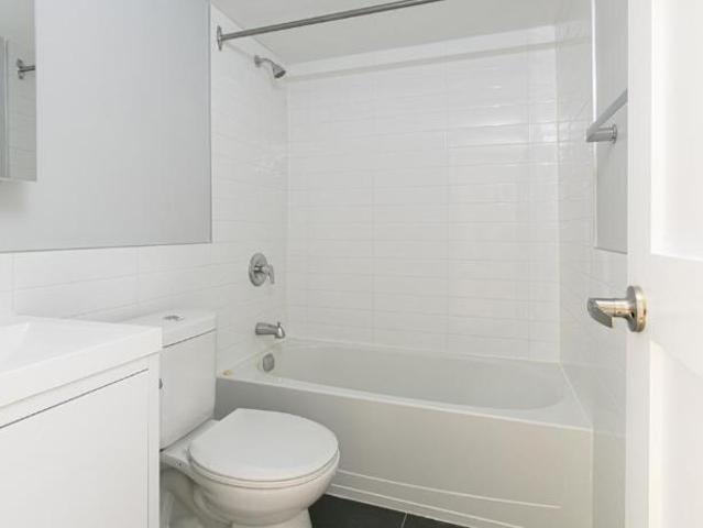 2 Br, 1 bath, Apartment 485 Huron St