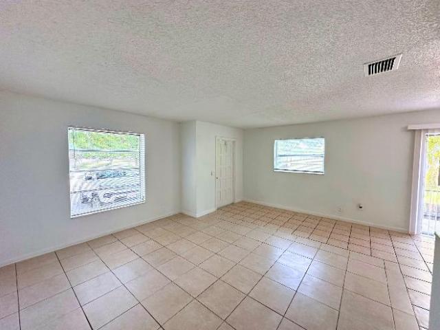 2 Br, 1 bath, Apartment 4800 Serafica Drive