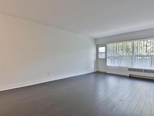 2 Br, 1 bath, Apartment 494 Avenue Road