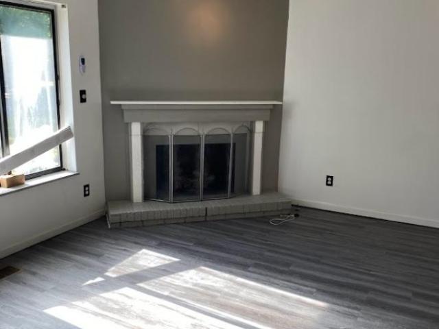 2 Br, 1 bath, Apartment 4976 Twin Woods Drive