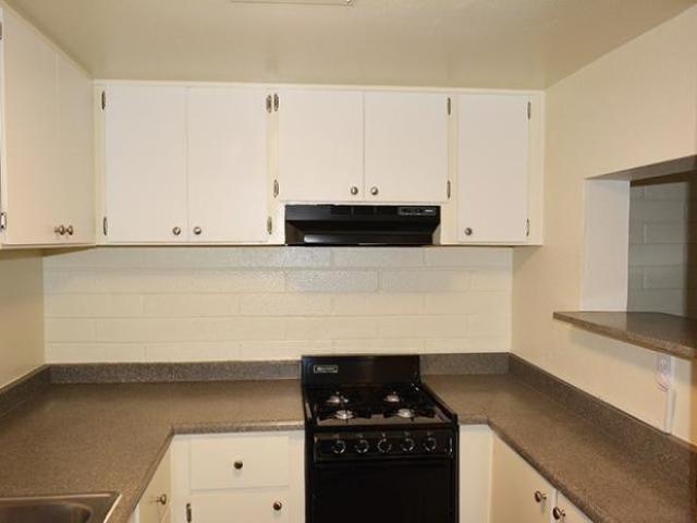 2 Br, 1 bath, Apartment 4902 E Thomas Rd