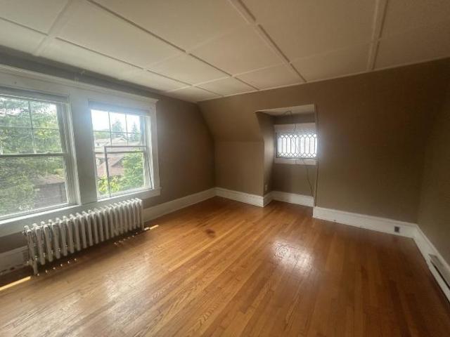 2 Br, 1 bath, Apartment 49 Taconic Street