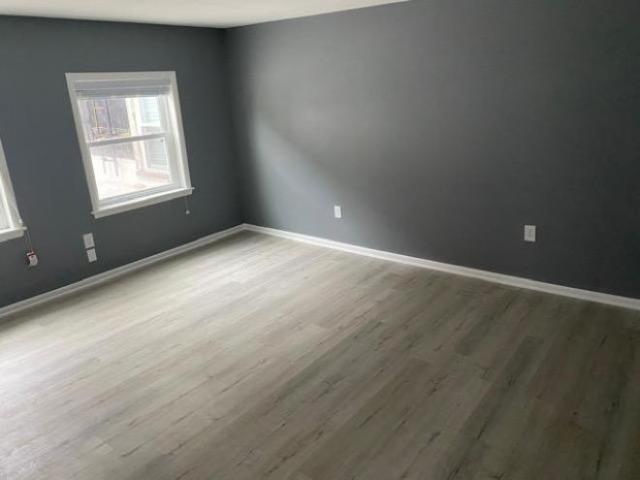 2 Br, 1 bath, Apartment 504 Main St