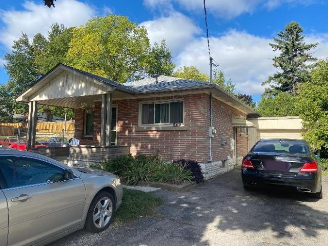 2 Br, 1 bath, Apartment 50 Donley Street