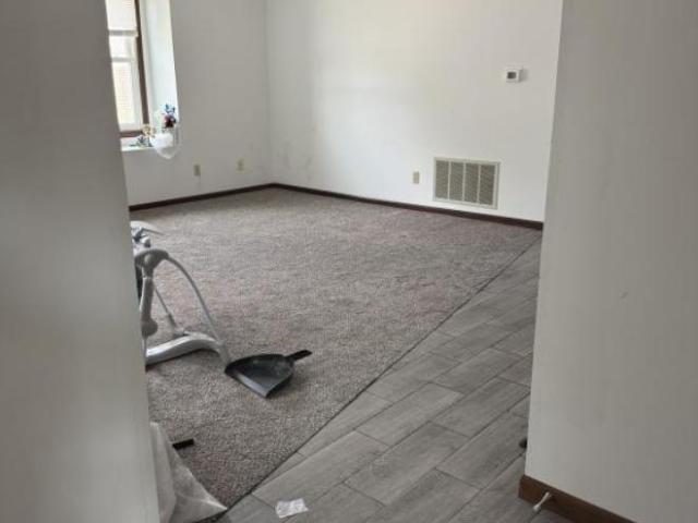 2 Br, 1 bath, Apartment 517 Minnesota St