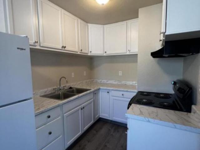 2 Br, 1 bath, Apartment 510 N 5th Ave