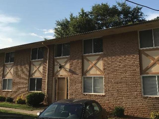 2 Br, 1 bath, Apartment 510 516 North Fairground St