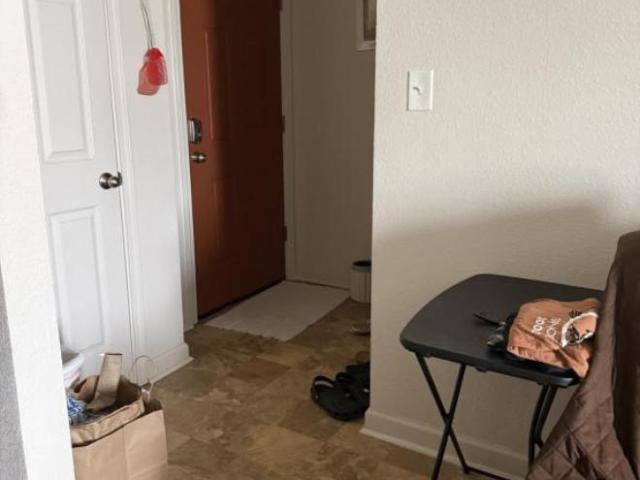 2 Br, 1 bath, Apartment 513 Minnesota St