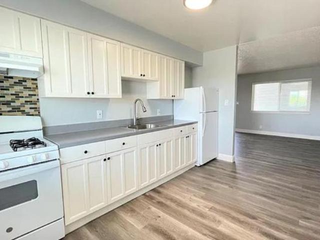2 Br, 1 bath, Apartment 5242 College Oak Drive