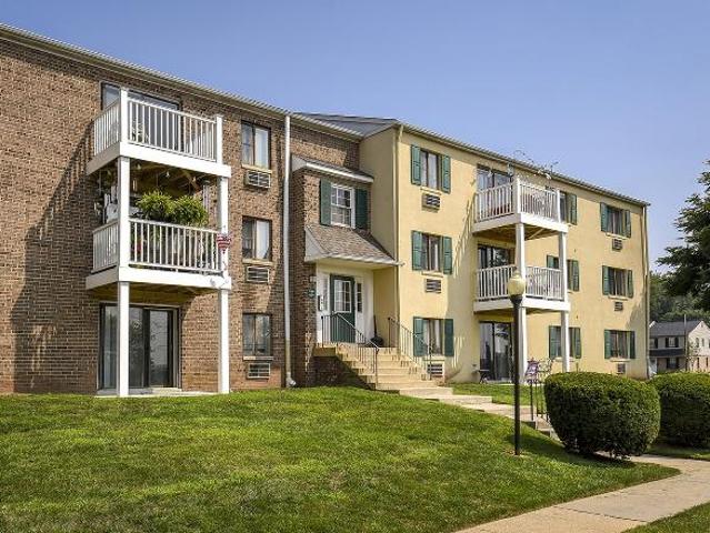 2 Br, 1 bath, Apartment 525 Norwood House Road